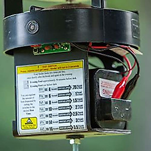 Moultrie MFHP12406 6-Volt, 5-Amp Rechargeable Safety Battery,Multi