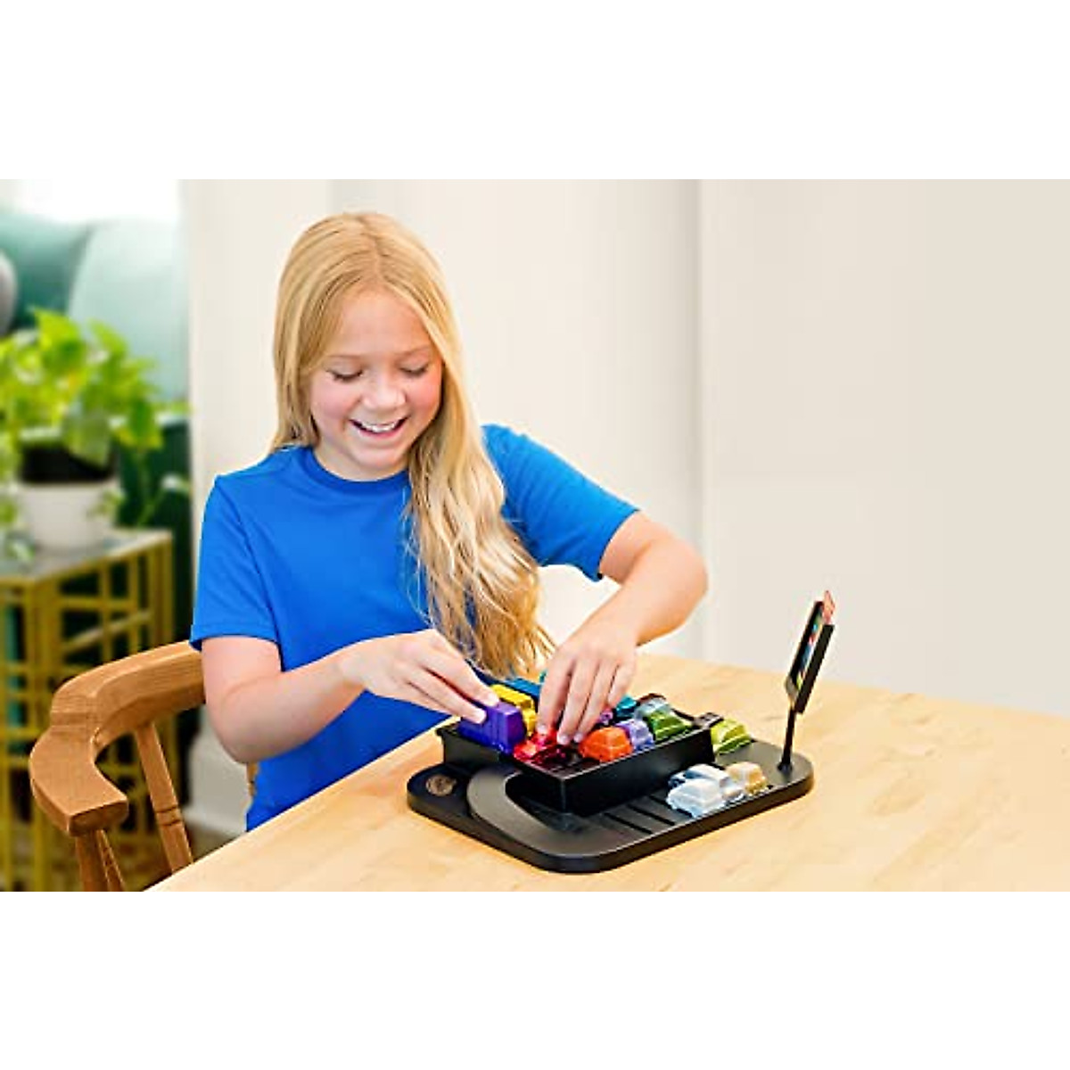 ThinkFun Rush Hour Ultimate Collector’s Edition – Escape Gridlock in Style for Ages 8 and Up