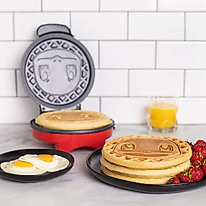 Uncanny Brands Pokémon Squirtle Waffle Maker - Make Bounty Squirtle Waffles - Kitchen Appliance