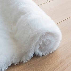 ORINOVA White Faux Bunny Fluffy Fur Rug Washable Area Rugs for Living Room Nursery Rugs for Bedroom 2x3 Rectange Rug Cute Home Décor