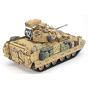 TAMIYA 35264 Desert Storm 1: 35 U.S. M2 A2 Bradley IFV (2)