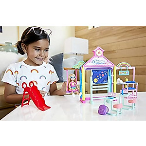 Barbie Club Chelsea School Playset with Blonde Small Doll & Classroom Accessories, Flipping Blackboard, Cafeteria, Desks & More (Amazon Exclusive)