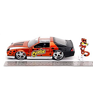 Jada Toys Cheetos 1:24 1985 Chevy Camaro Z28 Die-Cast Car & 2.75" Chester Cheetah Figure, Orange