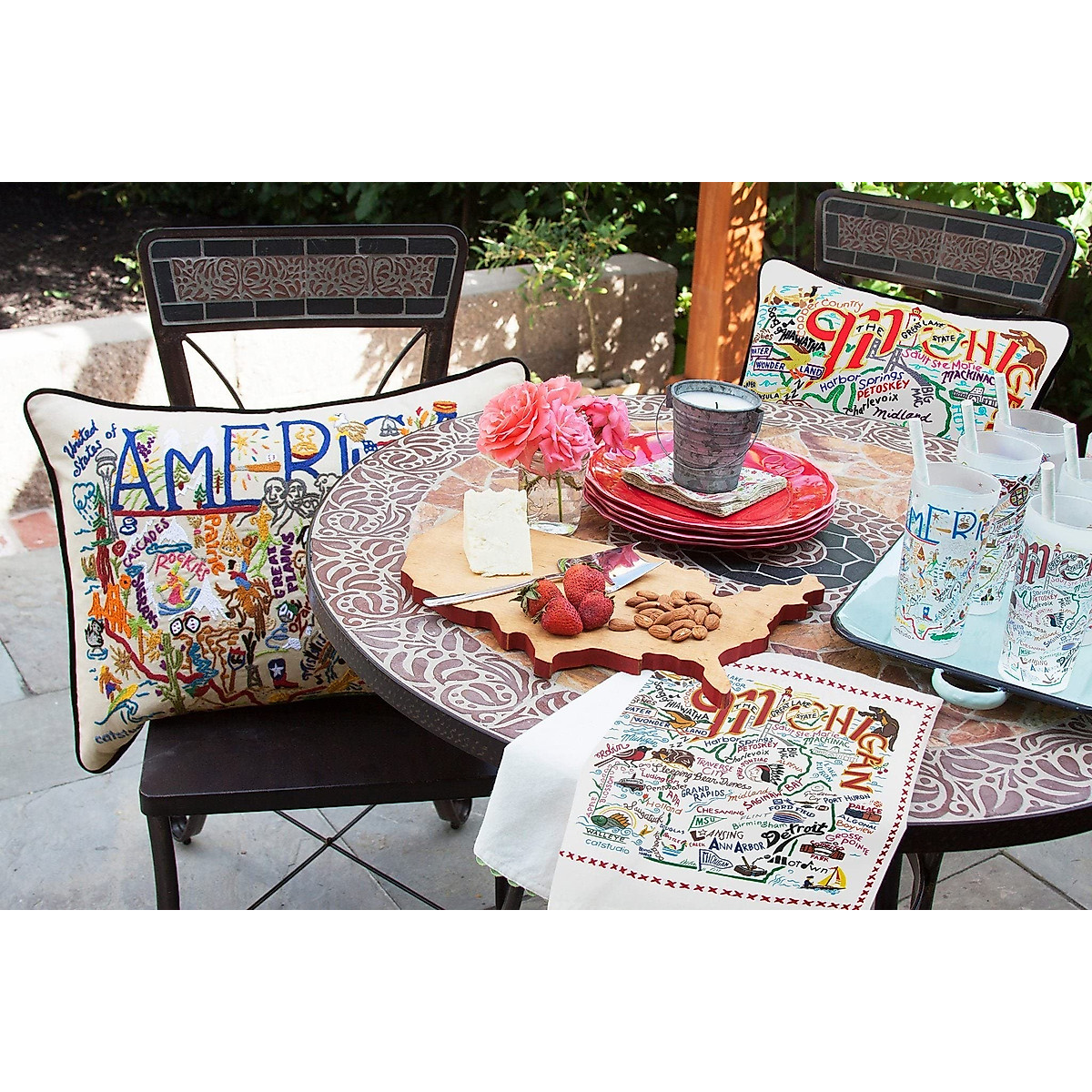 Catstudio Michigan Dish Towel - U.S. State Souvenir Kitchen and Hand Towel with Original Artwork - Perfect Tea Towel for Michigan Lovers, Travel Souvenir