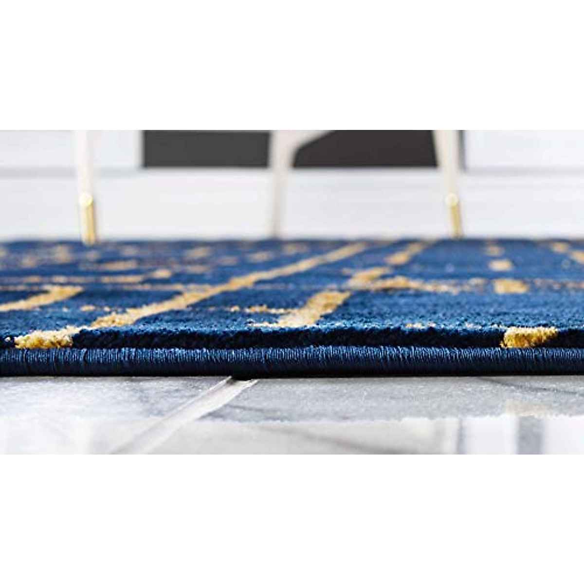 Unique Loom Marilyn Monroe Glam Collection Area Rug - Deco (5' 3' x 8' Rectangle, Navy Blue Gold/ Gold)
