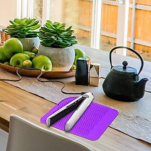 2 Pack Silicone Heat Resistant Travel Mat, Non Slip Curling & Flat Iron Mat Pad, Portable Styling Heat Mat for Hot Hair Tools, Straightener, Salon Appliances, 9x6.5 (Rose red,Purple)