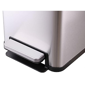 The Step N' Sort Slim Design, 2 x 21.5L Dual Trash and Recycling Bin