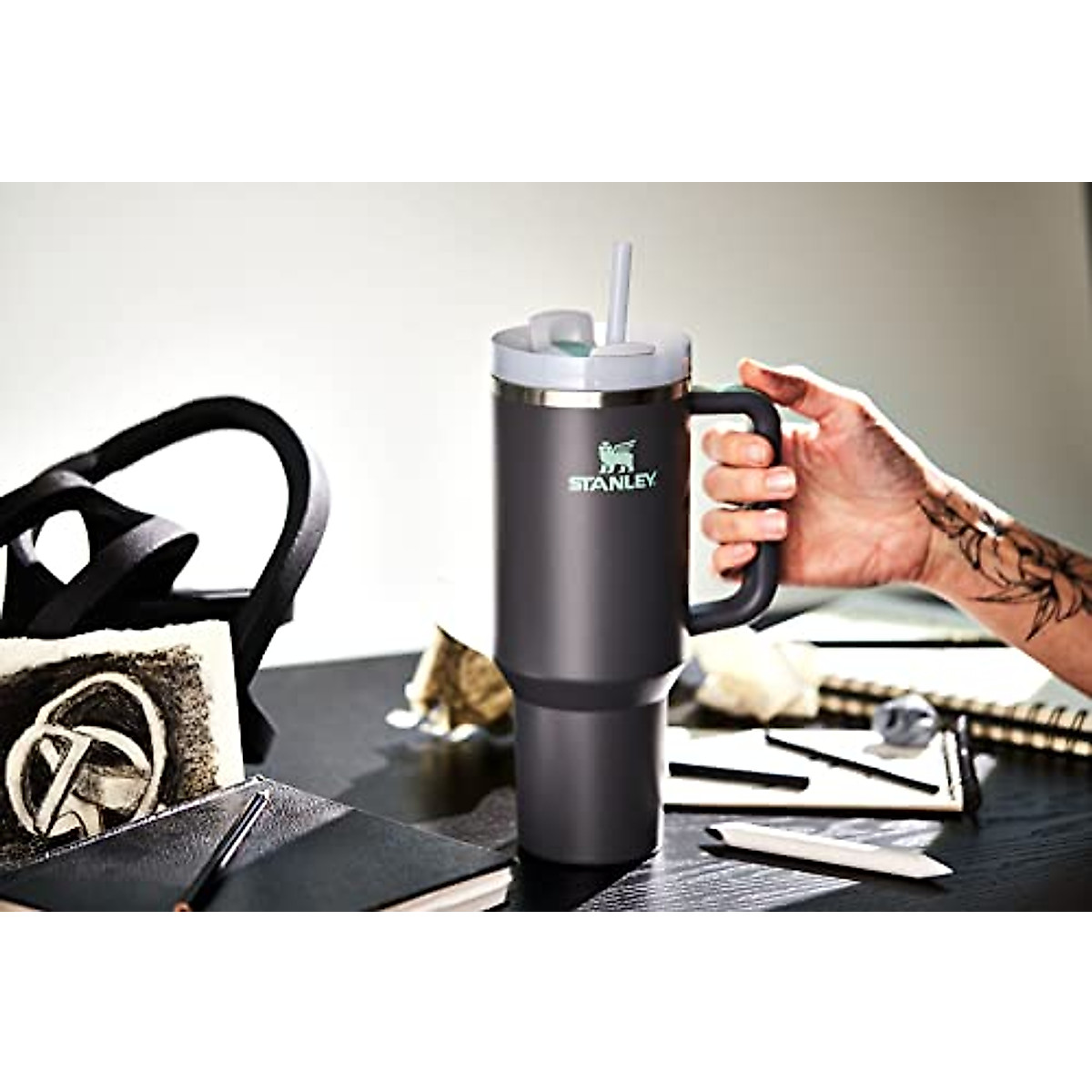 Stanley Quencher H2.0 FlowState Stainless Steel Vacuum Insulated Tumbler with Lid and Straw for Water, Iced Tea or Coffee, Smoothie and More, Charcoal, 40 oz