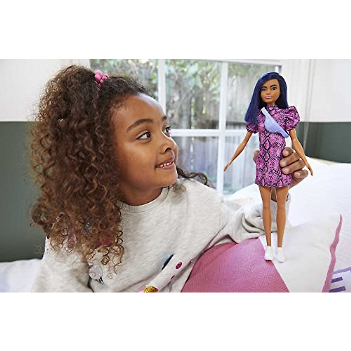 Barbie Fashionistas Dolls, Toy for Kids 3 to 8 Years Old