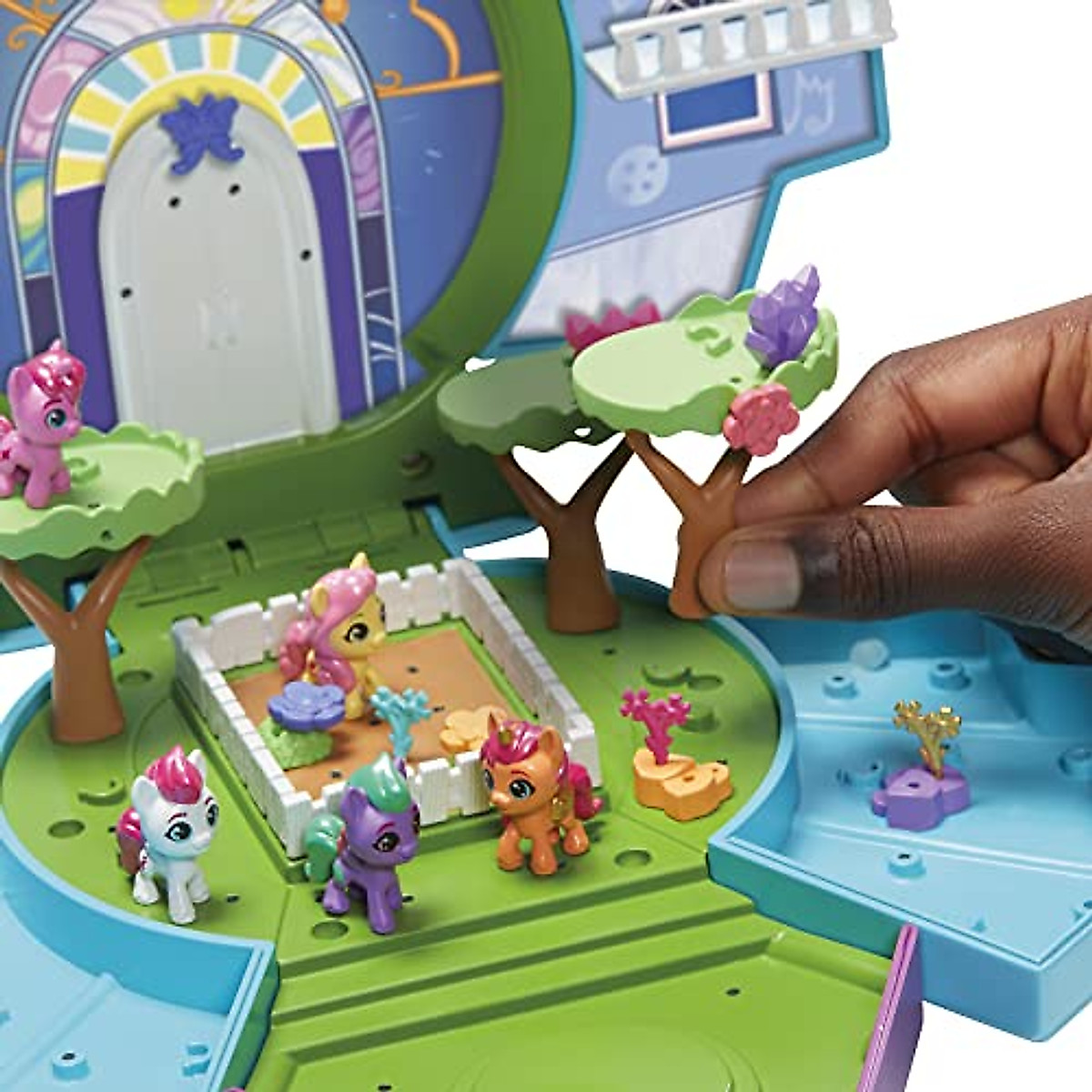 My Little Pony Mini World Magic Epic Crystal Brighthouse Toy, Buildable Playset with 5 Collectible Figures, for Kids Ages 5 and Up