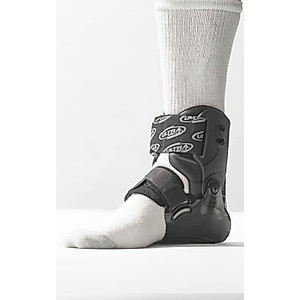 Ultra CTS® Ankle Brace for High Ankle Sprains, Acute Ankle Injuries, Ankle Osteoarthritis (OA), Transition from Walking Boot - S/M