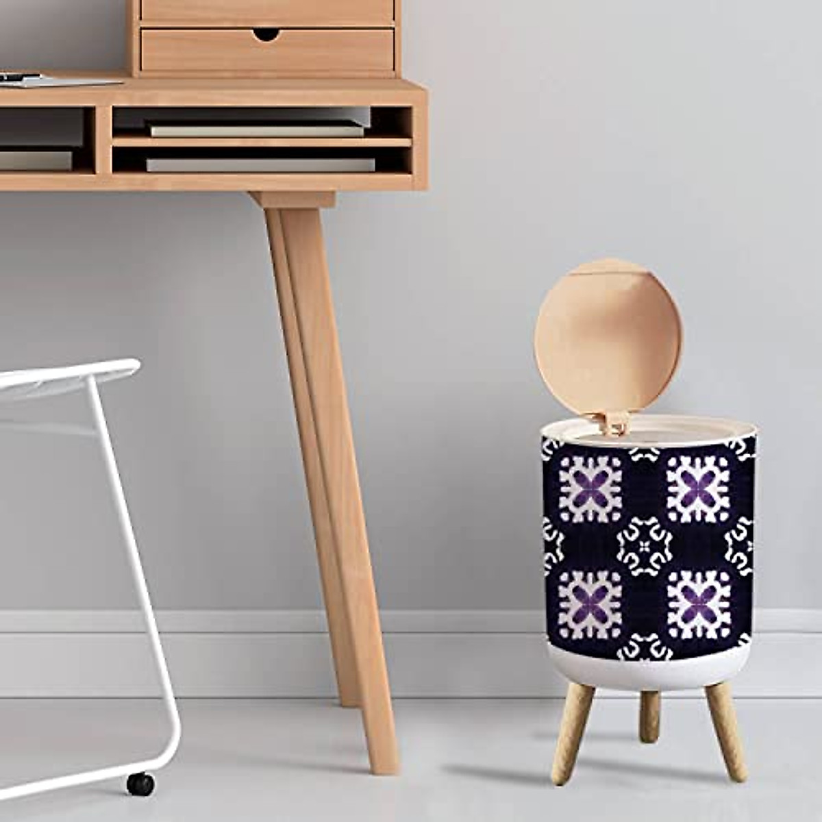 Small Trash Can with Lid Portugal Patterns Lilac Ethnic Animals Seamless Graphic White Ethnic 7 Liter Round Garbage Can Elasticity Press Cover Lid Wastebasket for Kitchen Bathroom Office 1.8 Gallon