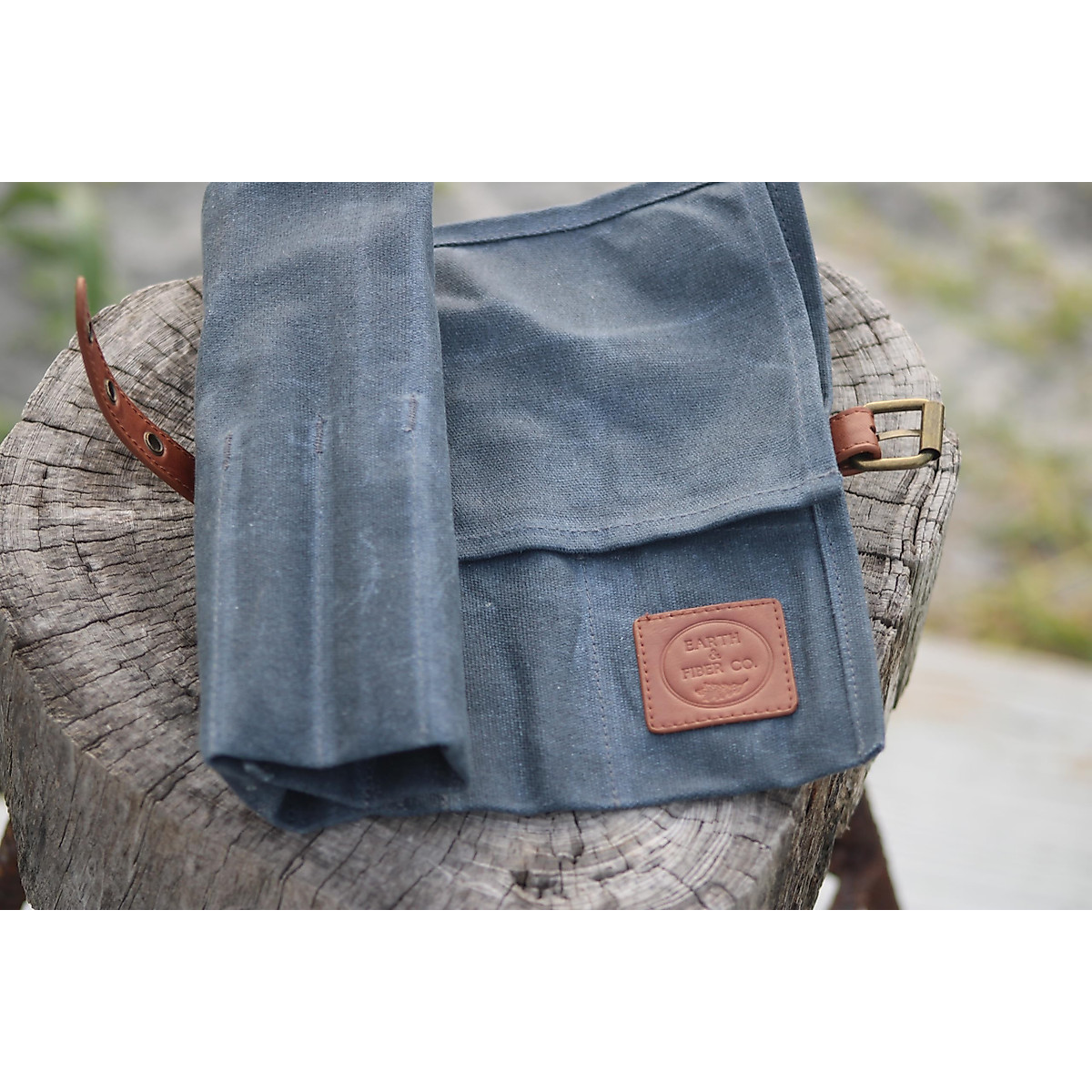 Earth & Fiber Co. Compact Waxed Canvas Paint Brush Holder - Portable Art Bag for Painting & Drawing - Art Supplies Organizer - Storage Roll Bag for Artists (blue)