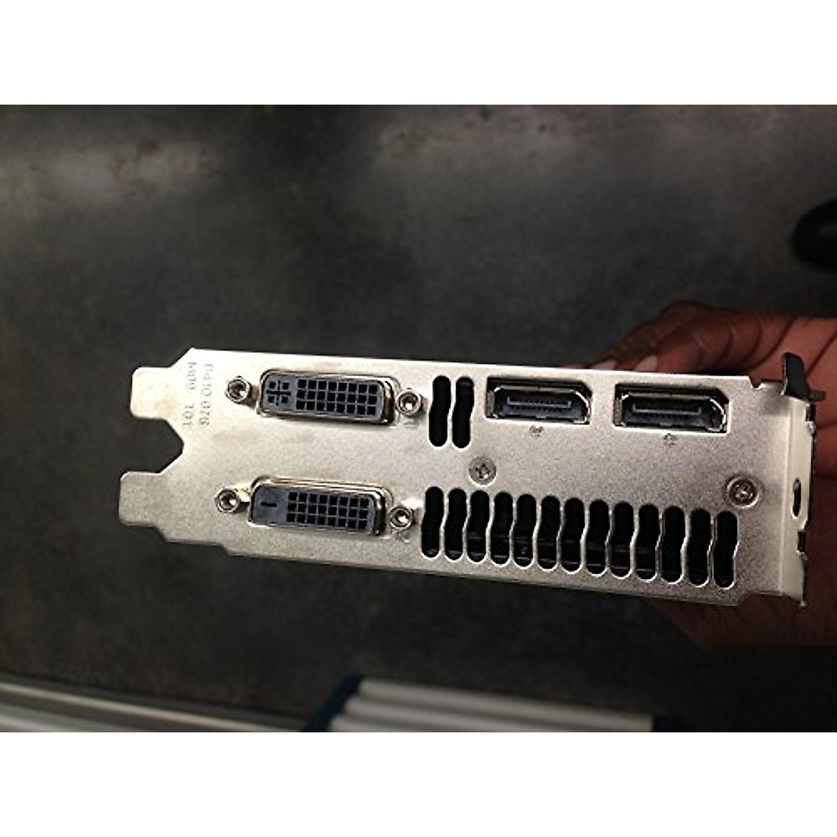 NVIDIA Quadro K5000 4GB GDDR5 PCI-E 2.0 x16 Video Card With Dispalyport and DVI Outputs