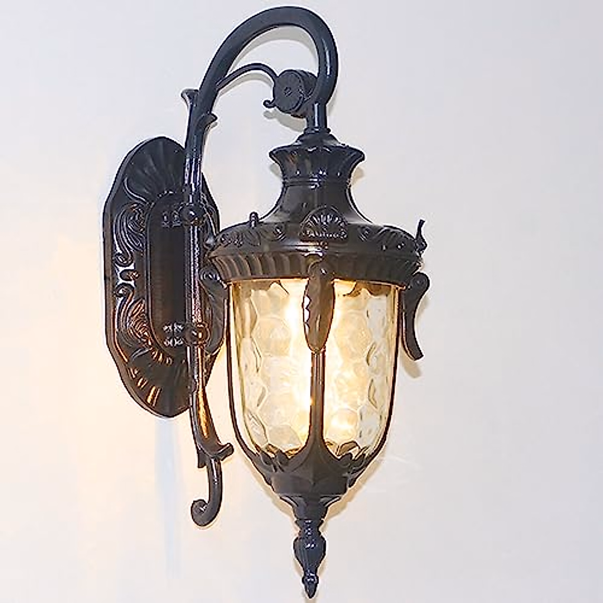 Bazargame Outdoor Wall Lantern,Outdoor Lighting Lantern Lamp,Dusk to Dawn Sensor Outdoor Wall Sconce,for Courtyard Garden House Garage Entrance