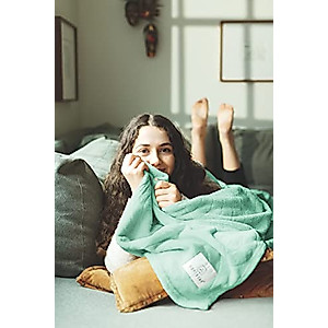 SOFTBEAR Mint Green Throw Blanket Flannel Fleece Semi-Circular Pattern, Soft, Fluffy, Plush and Warm Blanket for Bed, Couch, Sofa, Camping