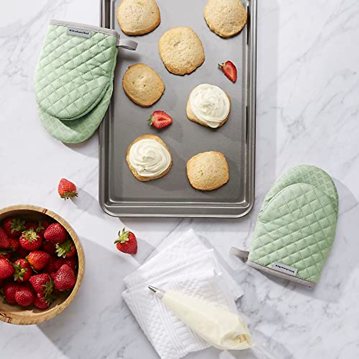 KitchenAid Asteroid Mini Oven Mitt, 5.5"x8", Pistachio 2 Count