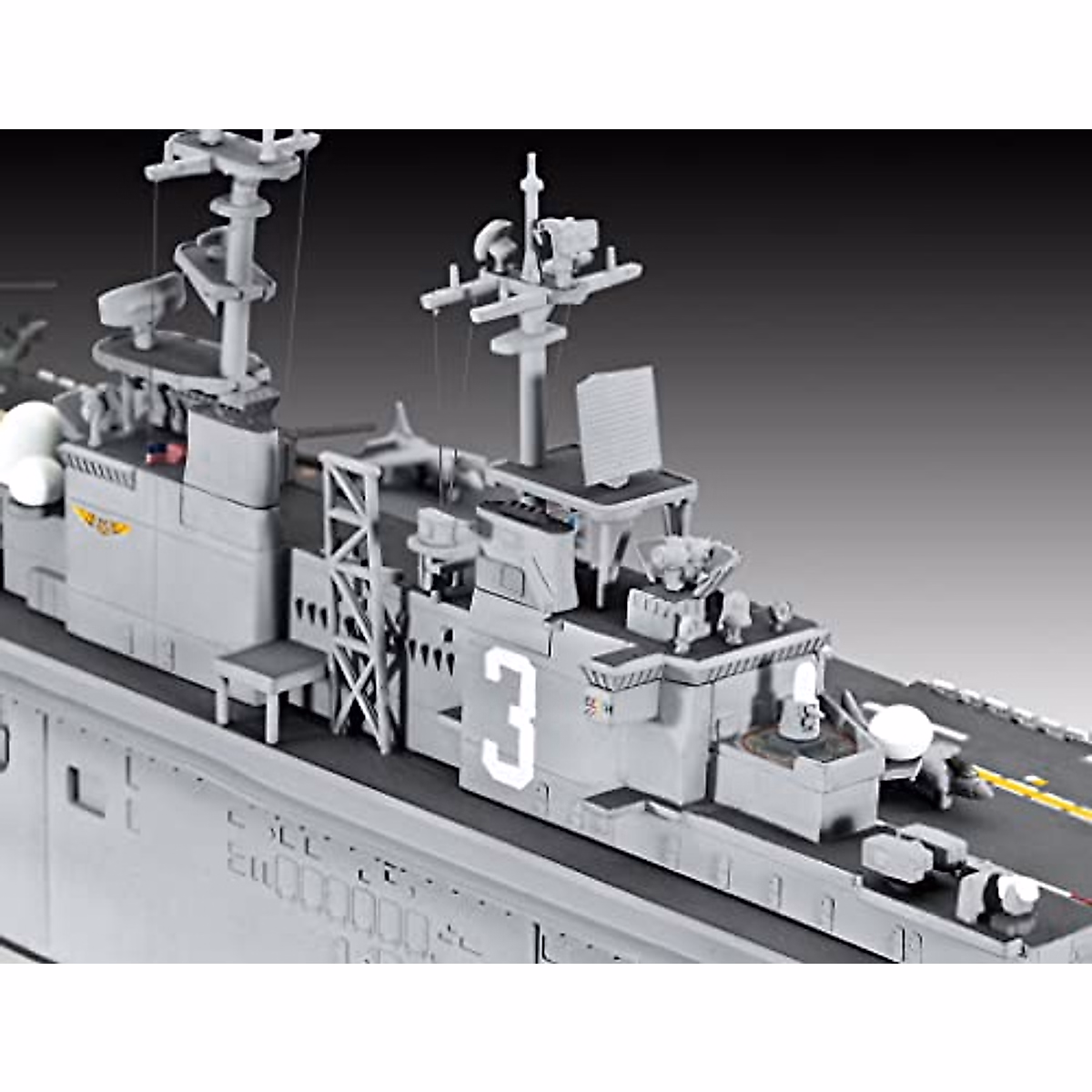 Revell 05178 Assault Carrier USS WASP Class 1:700 Scale Model Kit