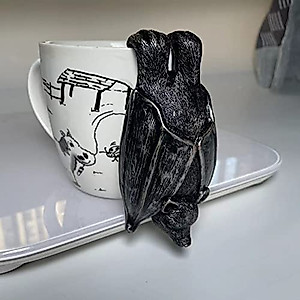 Helloween Bat Statue Garden Decor Plant Pot Hugger Resin Flower Pot and Vase Hugger Planter Pot Hanger Hanging Bat Figurines Lawn Sculptures Outdoor Ornaments Home Office Decoration
