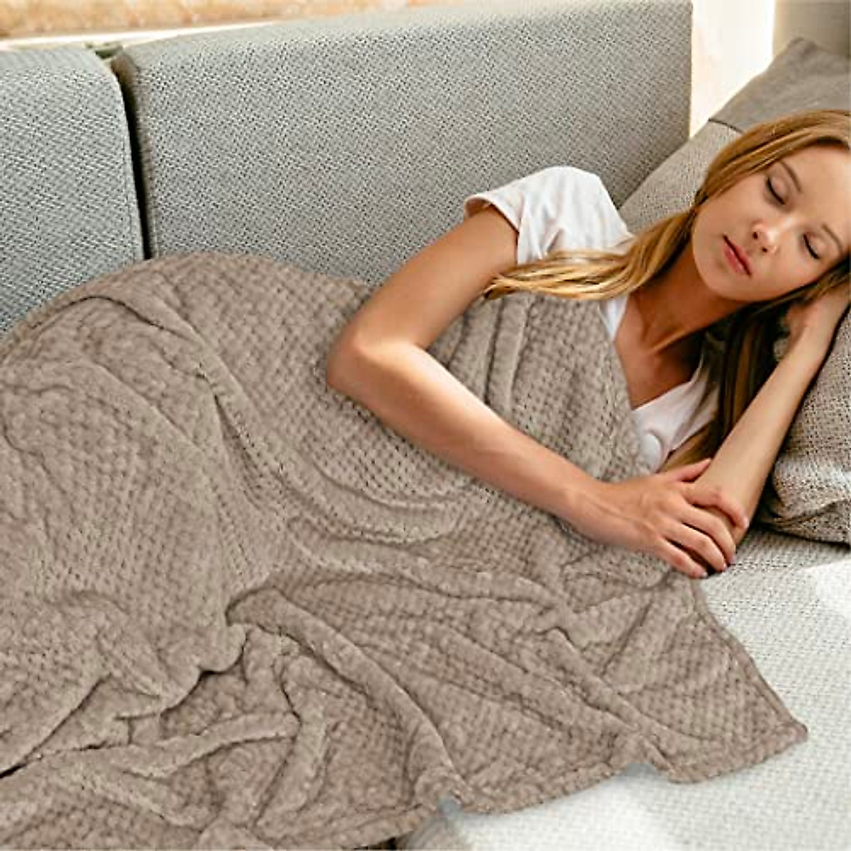 PAVILIA Waffle Fleece Throw Blanket for Couch Bed Tan Taupe, Super Soft Fuzzy Cozy Blanket Sofa, Plush Warm Cute Decorative Home Decor Throw, Lightweight All Season, Beige Camel Brown, 50x60