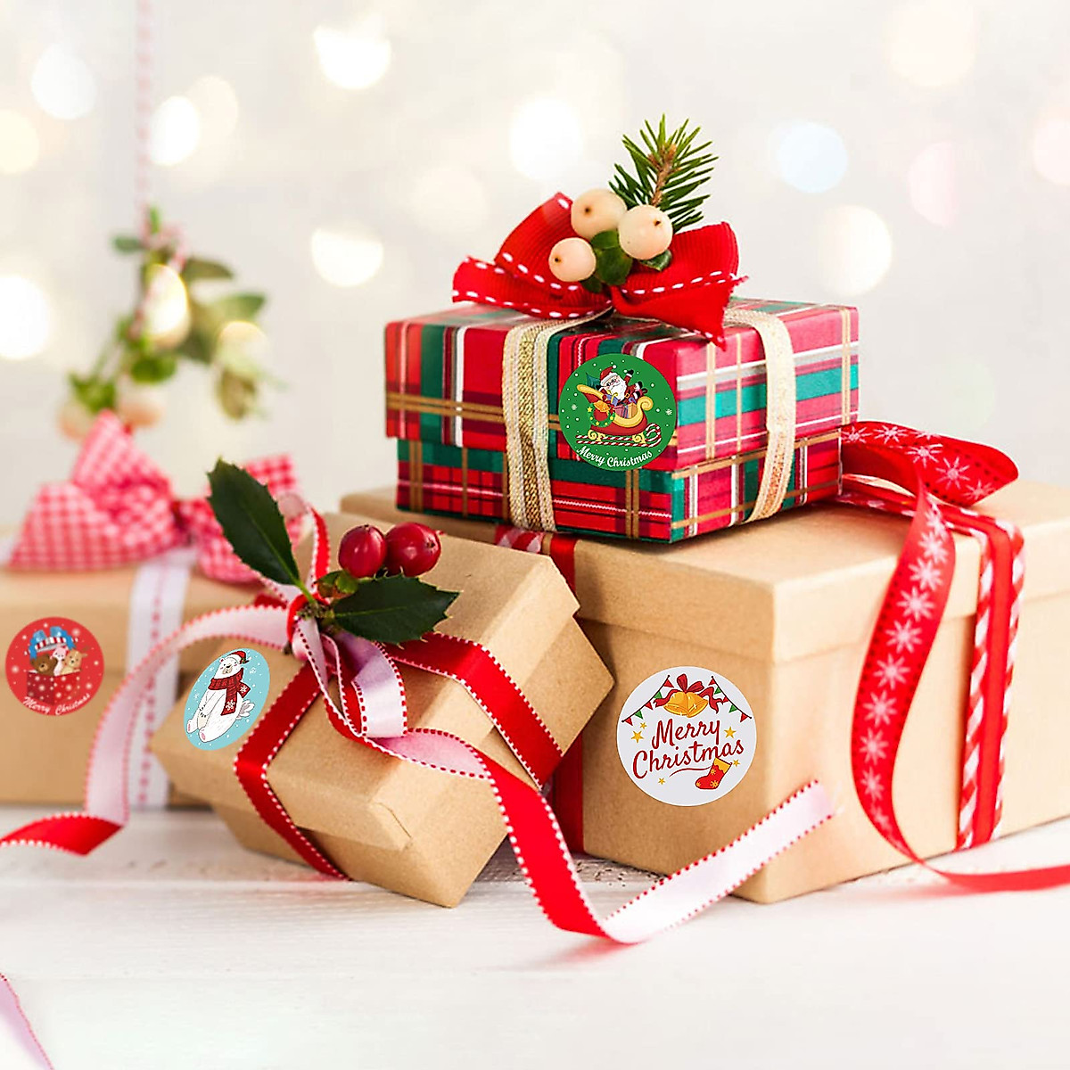 HOWAF Christmas Stickers, 96pcs Assortment Holiday Sticker Round Xmas Label Stickers Gift Stickers Kids Stickers for Crafts, Scrapbooking, Card Making, Christmas Party Supplies, 24 Patterns, 4cm