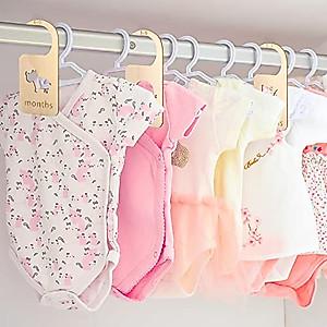 8 Pieces Baby Closet Dividers Animal Theme Nursery Clothes Dividers Closet Organizers for Infant from Newborn to 24 Months Baby Home Nursery Decor with Daycare Baby Wardrobe Divider Arrange Clothes