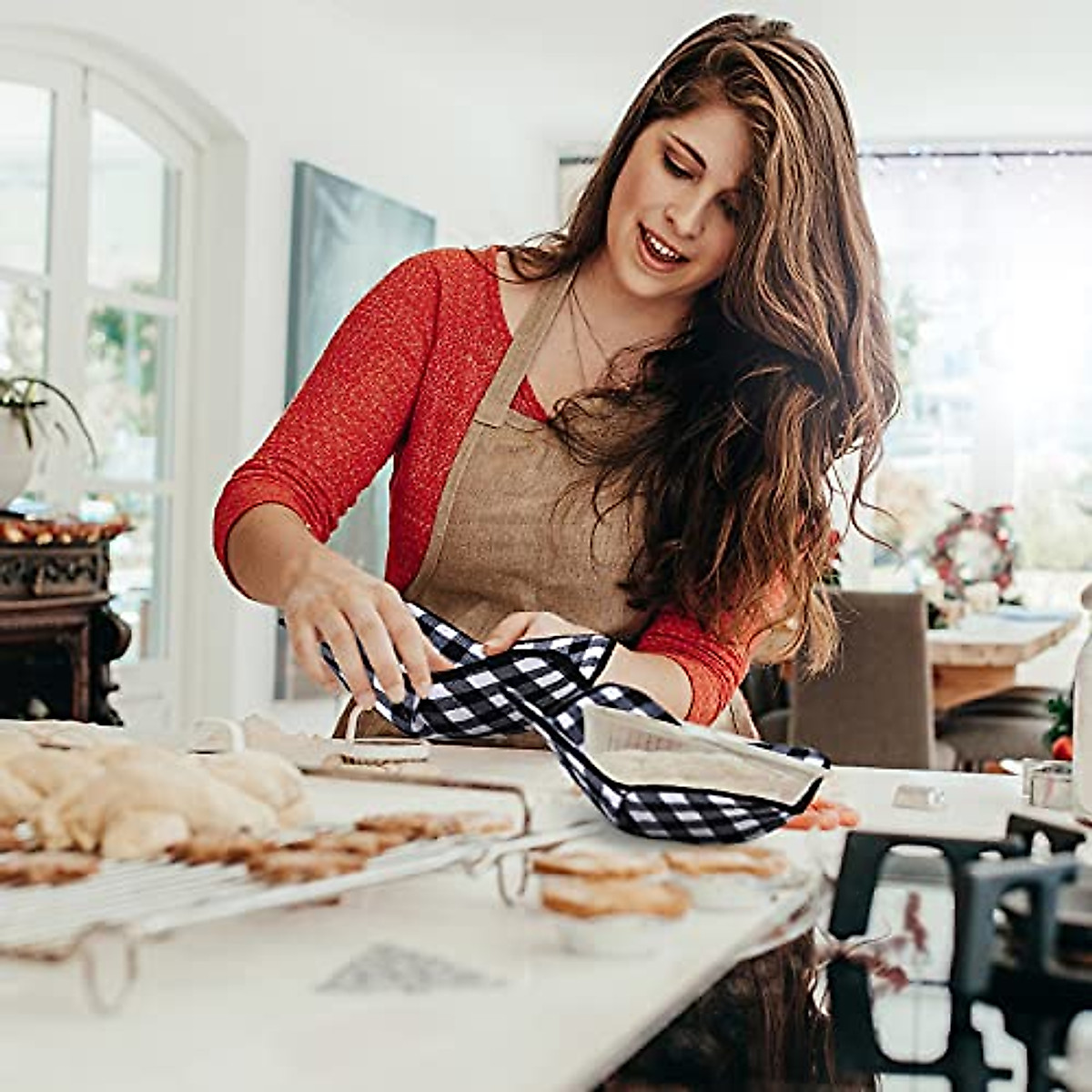 4 Pieces Buffalo Plaid Bowl holders Sponge and Microfiber Small Bowls Holder Bowl Potholders for Microwave Bowl Food Warmer for Home Kitchen and Hot Bowl Holder (Black, White)