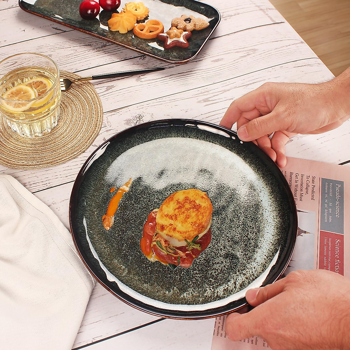 jinsongdafa Ceramic Dinner Plates Dish Set,Set of 4,for Lunch snacks -Microwave Oven & Dishwasher Safe,Scratch Resistant,Dinnerware Kitchen Porcelain Serving Dishes 10 Inch Round
