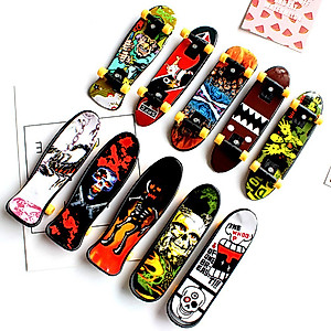 DOYIFUN Pack of 10 Professional Mini Finger Skateboard, Creative Fingertips Movement Party Favors Novelty Toys for Kids Party Supplies Props Decoration