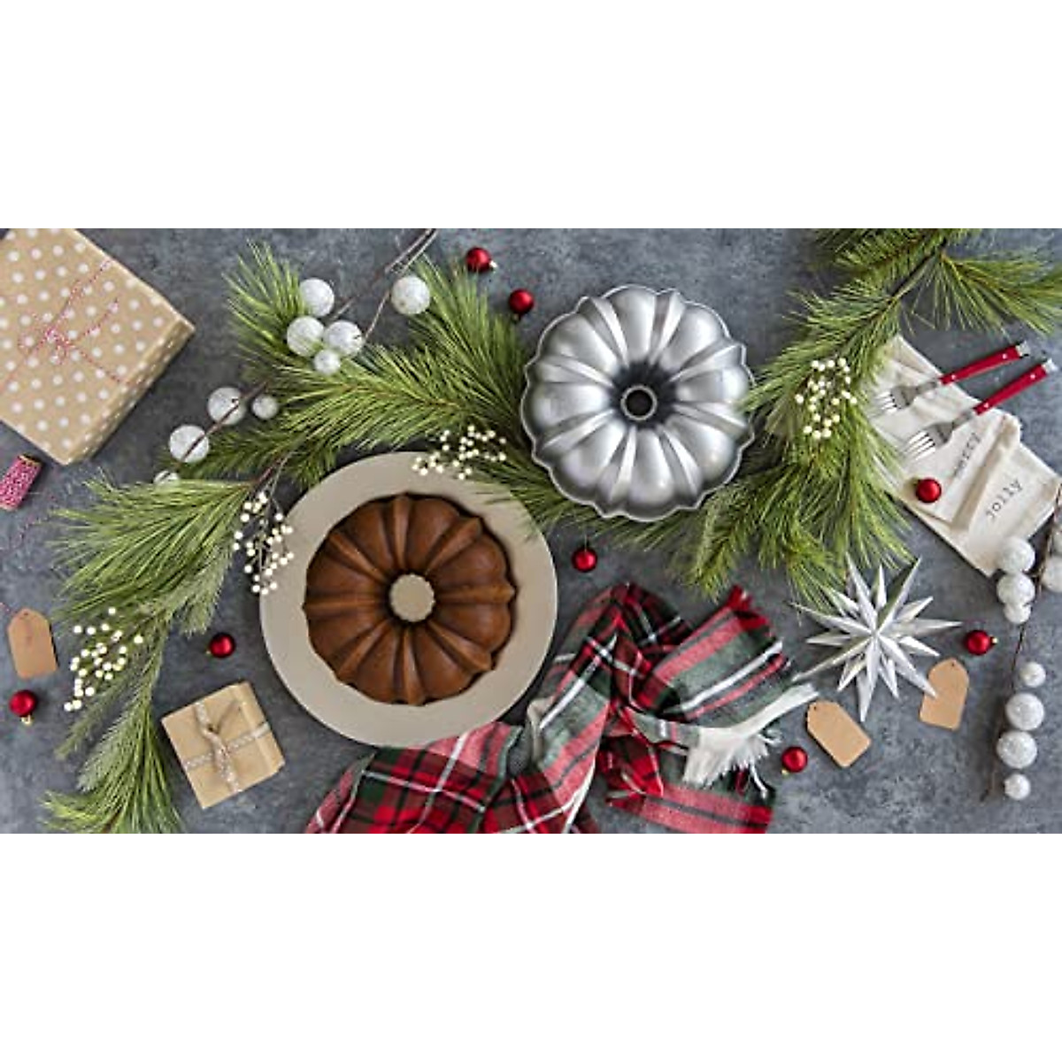 Nordic Ware Original Bundt, 12-Cup, Silver