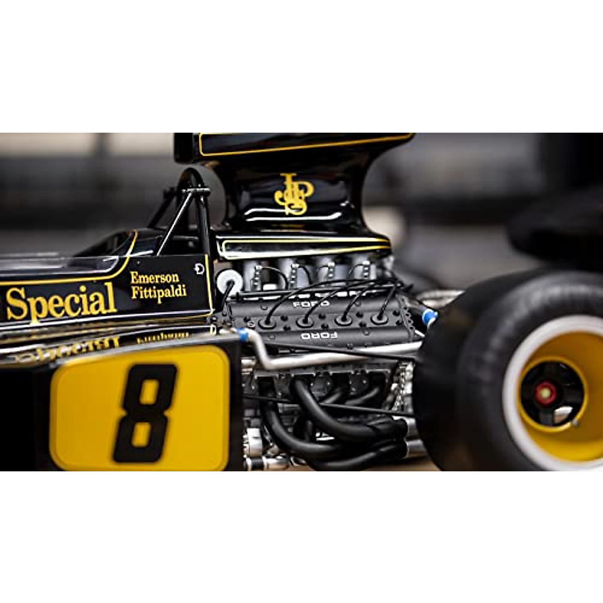 Pocher Lotus 72D John Player Special Emerson Fittipaldi 1972 British Grand Prix 1:8 Scale Diecast Model Kit HK114
