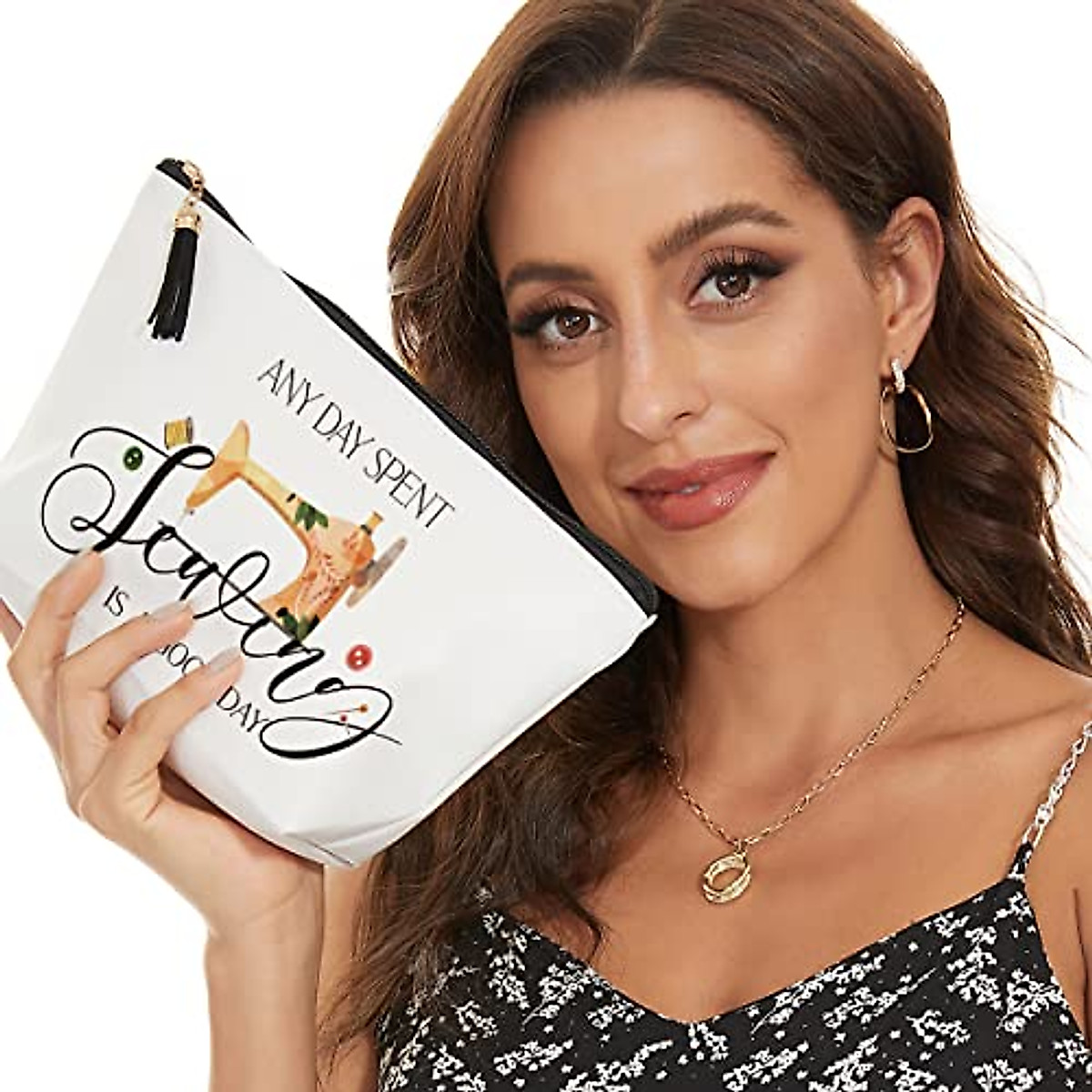 Sewing Gifts for Women Quilting Gifts for Quilters Sewing Machine Gift Bag for Her Sewing Lovers Seamstress Any Day Spent Sewing is a Good Day Makeup Bag Travel Toiletries Bags Birthday Christmas Gift