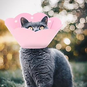 ULTECHNOVO Cat Recovery Collar - Cute Flower Neck Cat Cones After Surgery, Set of 3 Cat, Flower Shape Surgery Recovery Elizabethan Collars for Kitten and Cats S Size