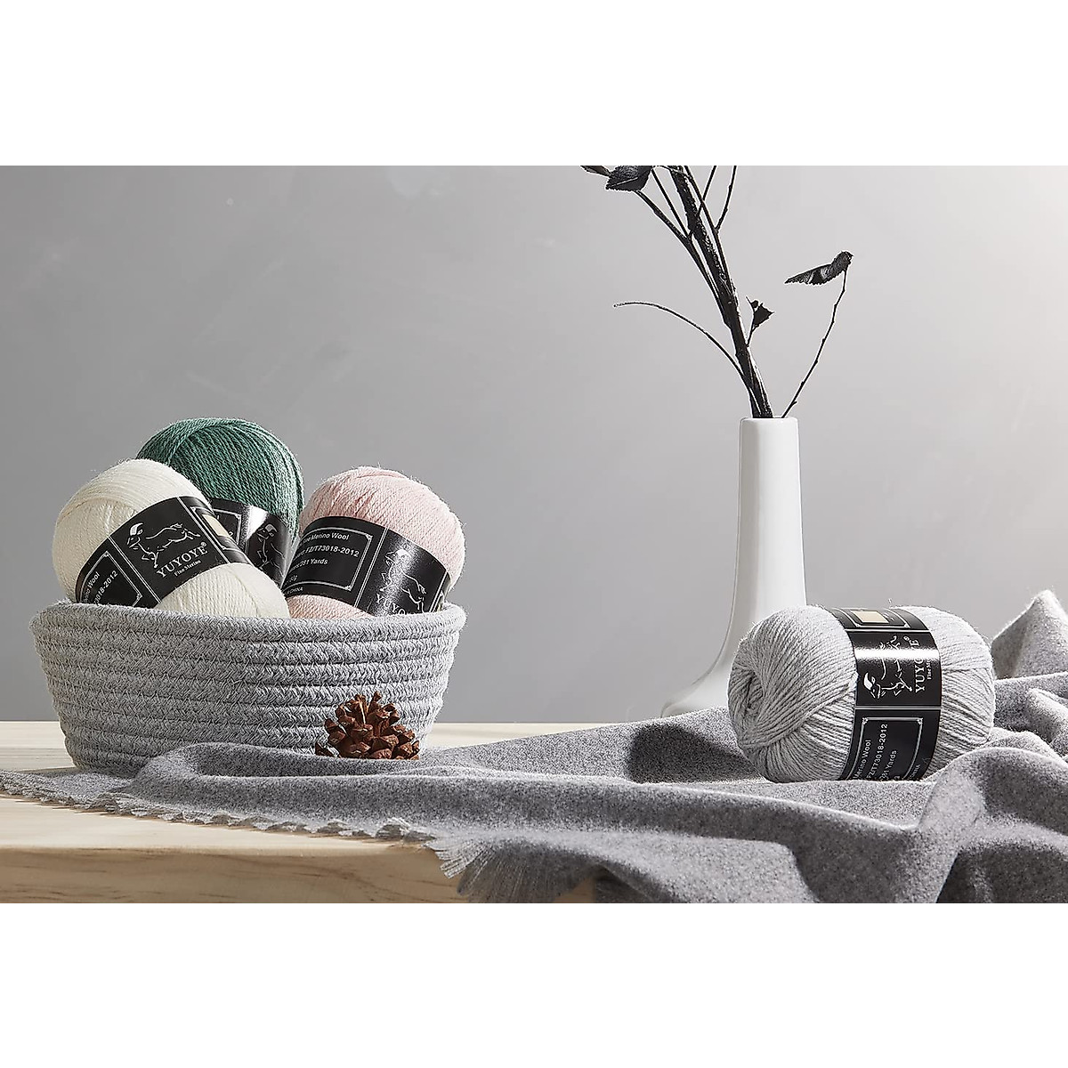 YUYOYE 100% Merino Wool Yarn for Crochet and Knitting, Fingering Weight, Luxurious Soft Handmade Knitted Yarn (06-Navy Blue)