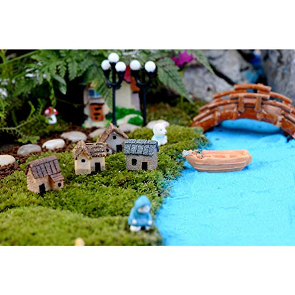 Veemoon 4 pcs Fairy Garden Mini House Miniature Fairy Garden DIY Artificial Gardening Micro Landscape Accessories for Succulent Planting Terrarium Bonsai Random Style