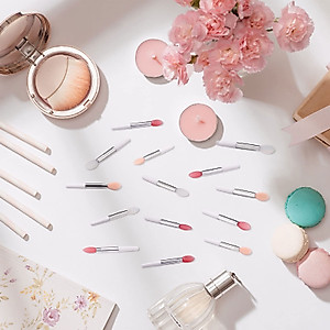 30 Pcs Silicone Lip Brush with Cover Lipstick Applicator Brushes Silicone Lipstick Brush Reusable Lip Applicator Silicone Makeup Applicator Lip Makeup Brush for Applying Cream or Eyeshadow, 3 Colors