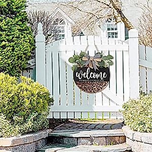 FWIEXA 3D Welcome Door Sign Wreath Wall Decor, It's Basically A Zoo in Here Round Wood Hanging Sign (11.4”x11.4”), Funny Hollow Leopard Pattern Decoration for Yard Garden Farmhouse Outdoor