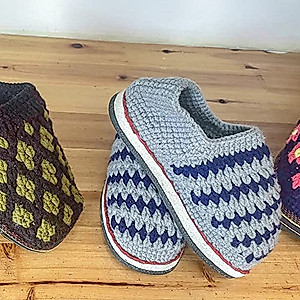 Knitted Yarn Skeins Chenille Yarn Single Ply Crocheting Skeins 165G Crochet Yarn Velvet Chenille Blanket Yarn for Crocheting and Knitting, Soft Fluffy Chenille Yarns for Sweater Scarf Handcrafting