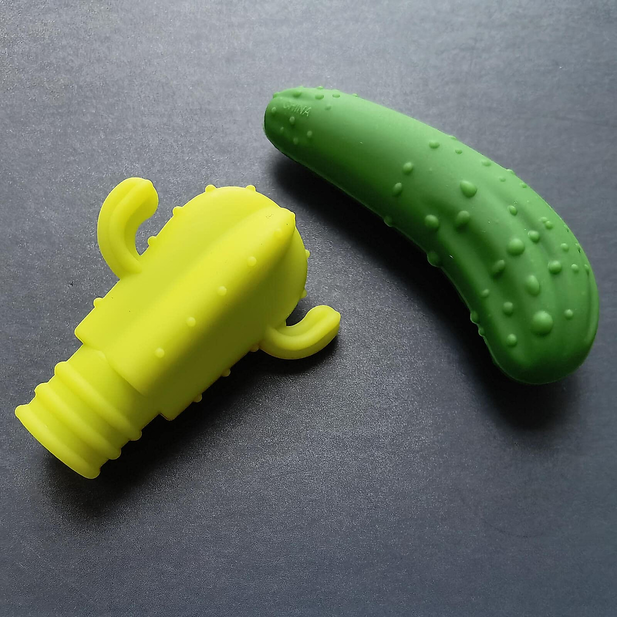 Silicone Cucumber Cactus Wine Stoppers, Funny Reusable Wine Bottle Stoppers for Wine Party Favors, Cute Wine Plug Cork for Glass Bottles, Beer Bottle, Champagne, Beverage Fresh Keeping Wine Saver