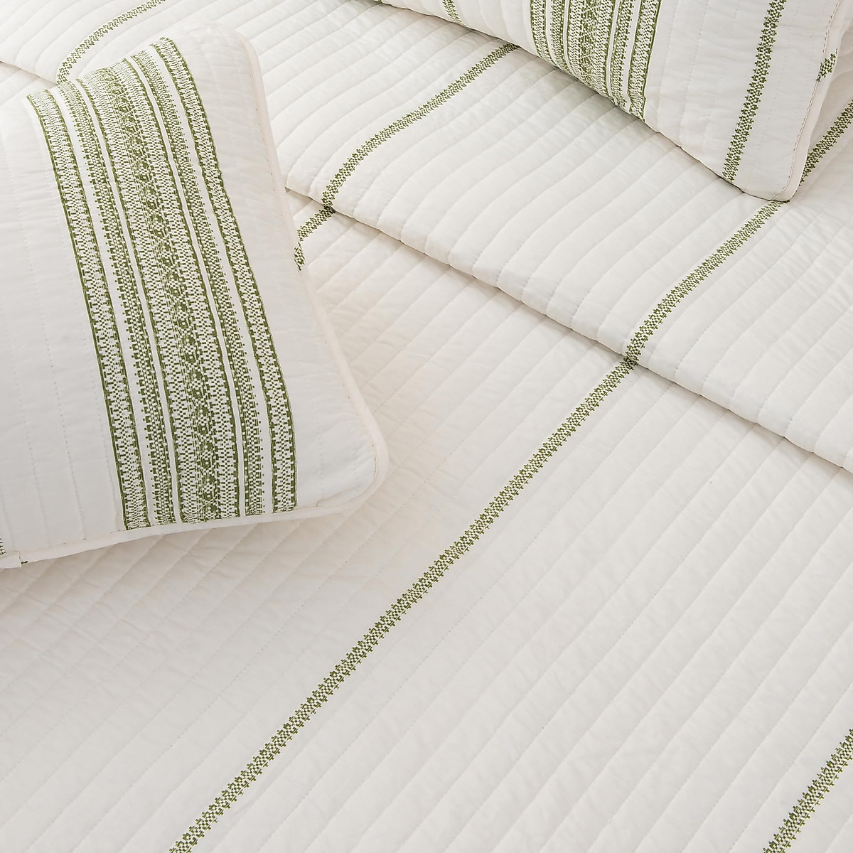 Full/Queen Reversible Quilt Bedding Set - All Season, Modern, Lightweight Bedspreads - White and Green Striped Coverlets (Includes 1 Quilt, 2 Pillow Shams)