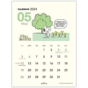 Hallmark 824-389 Japan Hallmark Snoopy 2024 Calendar Desktop Vertical