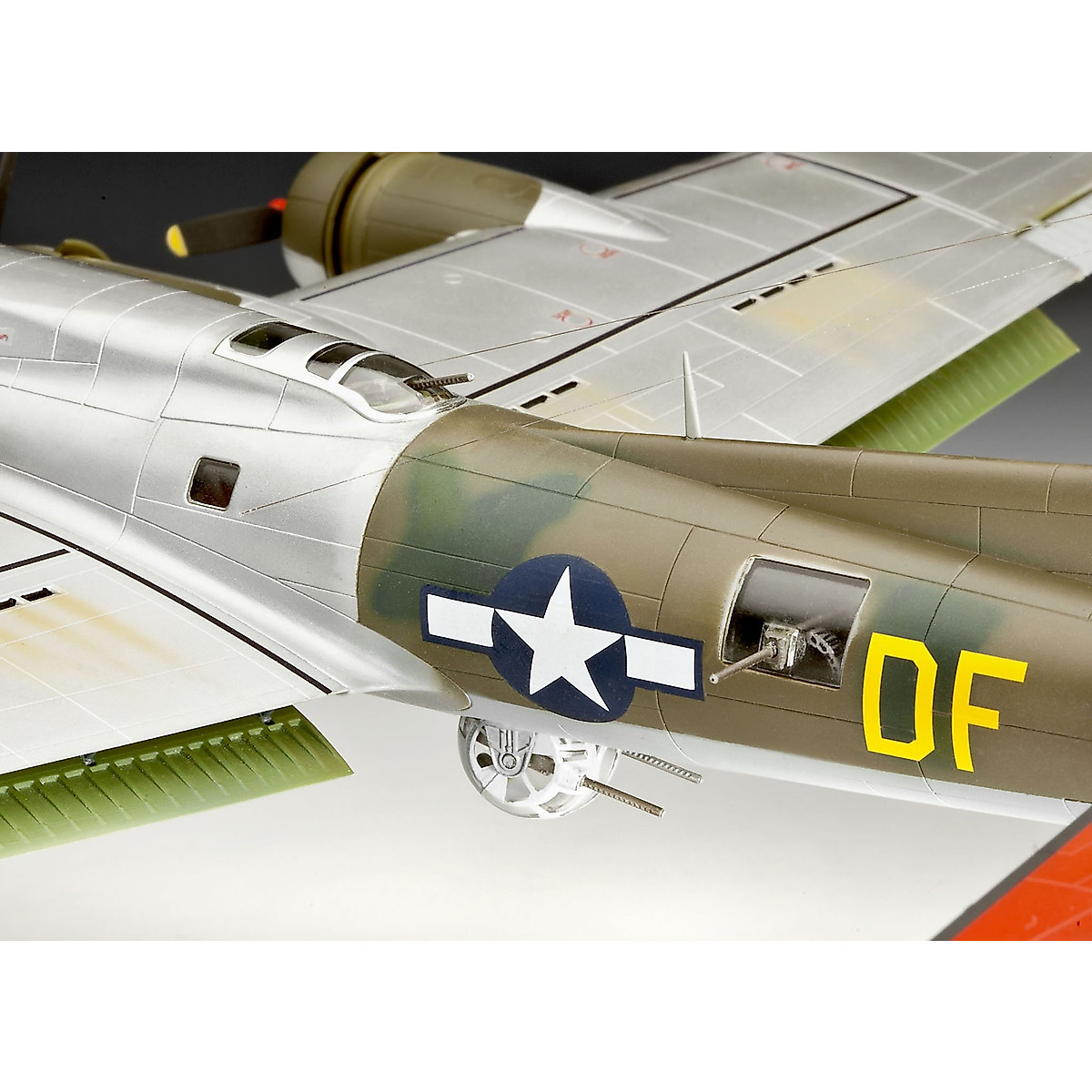 Revell of Germany 04283 B-17G Flying Fortress