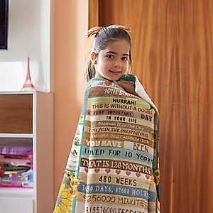 Amxieui Gifts for 17 Year Old Girl,17th Birthday Decorations for Girls, 17 Year Old Girl Gift Ideas, for 17 Year Old Christmas Thanksgiving Gifts