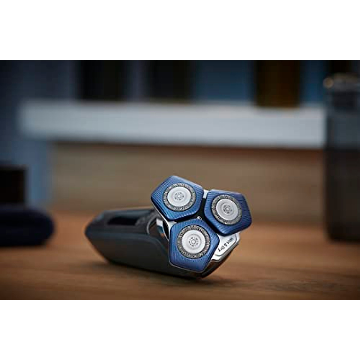 Philips Norelco Shaver 7200, Rechargeable Wet & Dry Electric Shaver with SenseIQ Technology and Pop-up Trimmer S7887/82