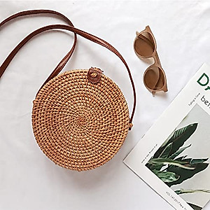 OUTLEYNY Handwoven Round Rattan Bag Beach Crossbody Bag Chic Fashion Shoulder Bag with Leather Strap Gift for Women Girls