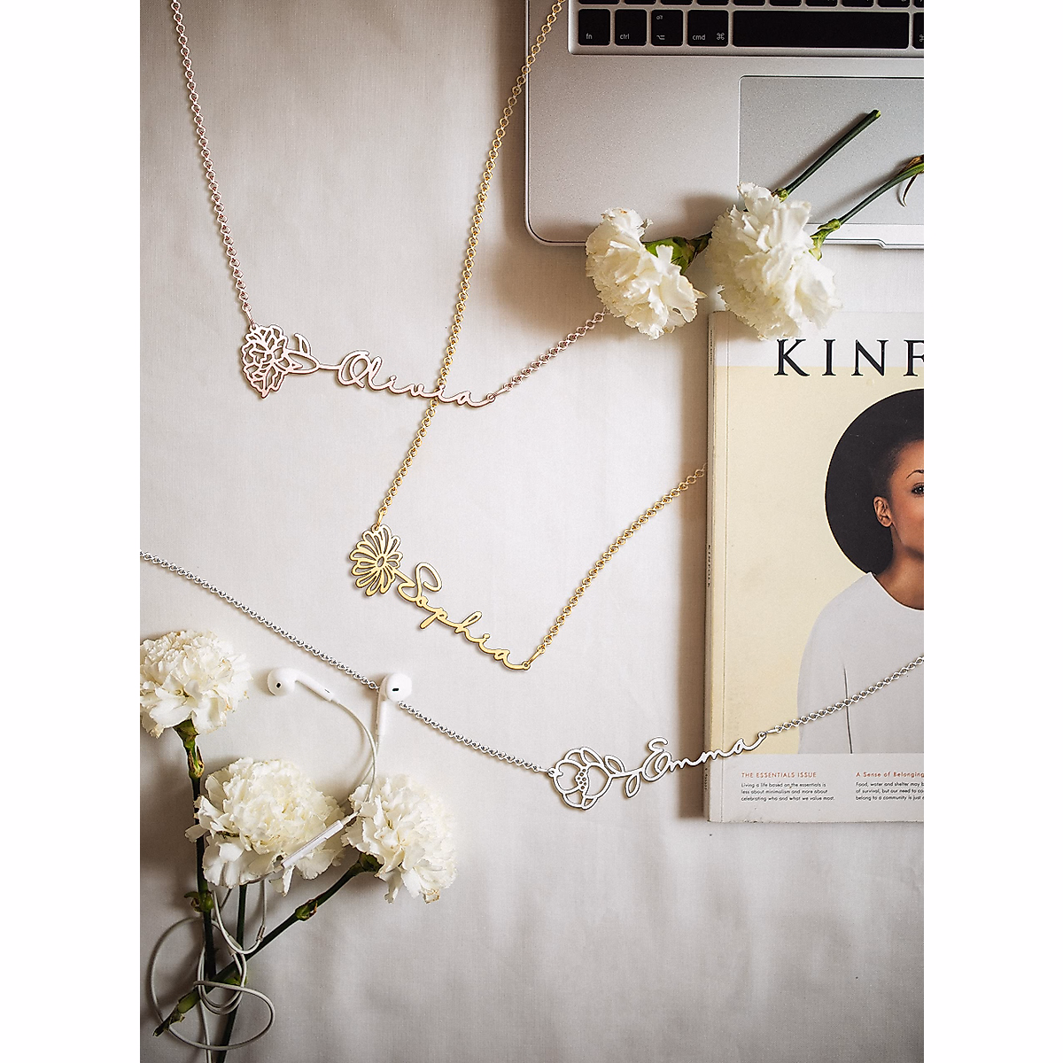 Infinite Memories 18K Gold Plated Dainty Birth Flower Name Necklace Personalized Custom Necklace with Name Flower Wishes Customized Necklace Birthday Gifts for Women