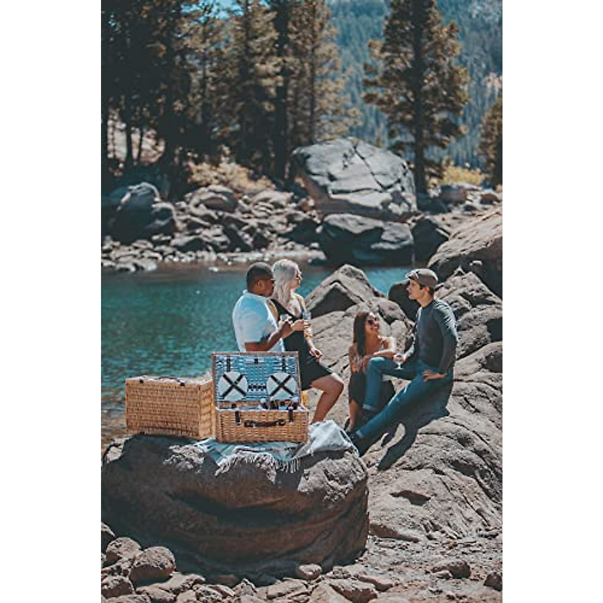 PICNIC TIME Belmont Picnic Basket for 4 - Wicker Picnic Baskets - 4 Person Picnic Set, Navy Blue & White Stripes