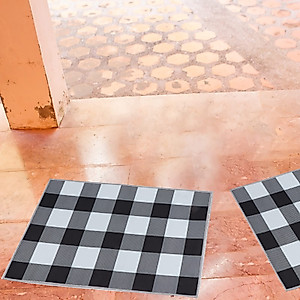 Black & White Christmas Door Mat Buffalo Plaid Doormat 16 x 24'' Winter Holiday Non-Skid Floor Mat Switch Mat Indoor Outdoor Home Garden Easy to Clean Low Profile Mat