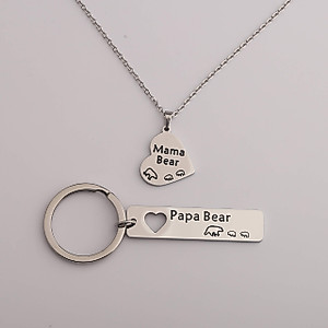 BEKECH Papa Bear Mama Bear Keychain Necklace Set Family Couples Jewelry Gifts for Mom & Dad (2 cubs)