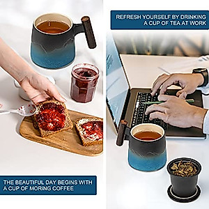 suyika Ceramic Tea Cup with Infuser and Lid Tea Mugs Wooden Handle for Steeping Loose Leaf Tea 400ml, 13.5 oz, Gradient Navy Blue & Black